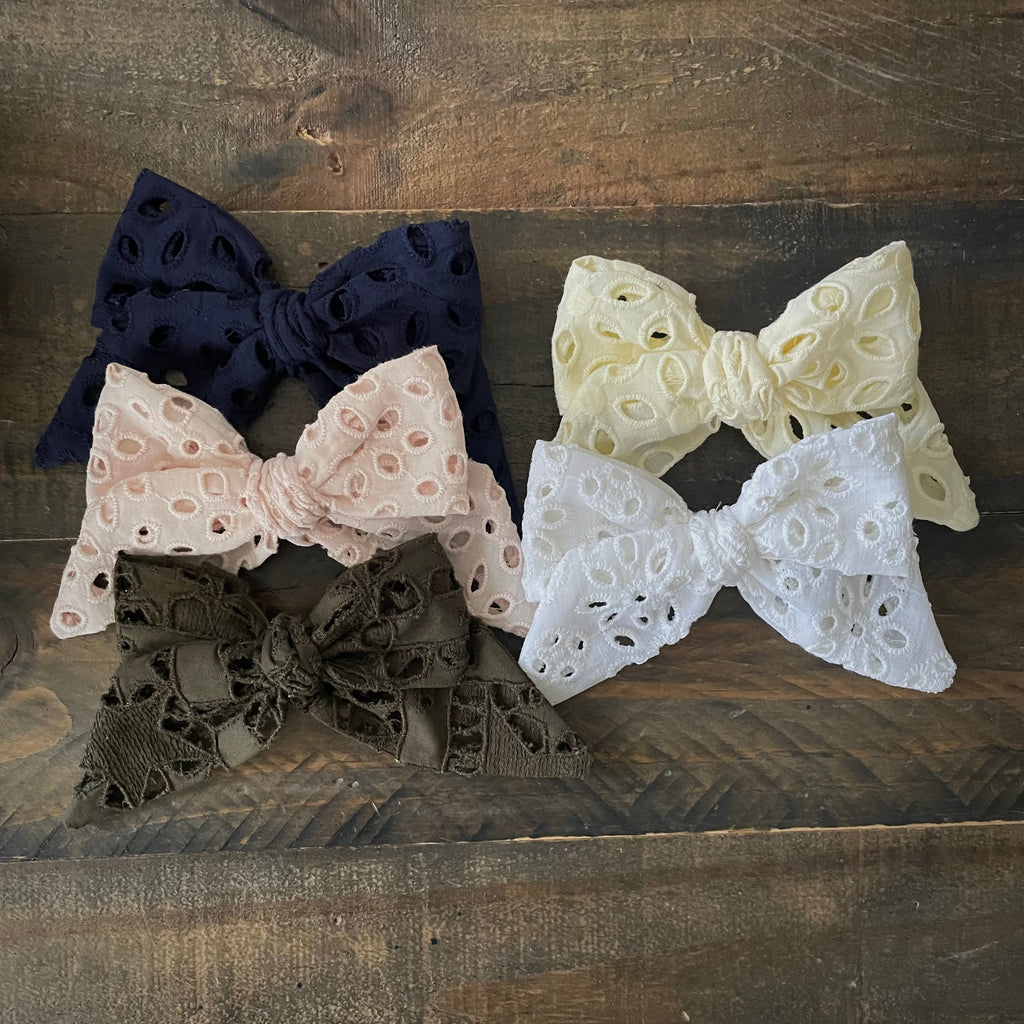 Eyelet Bow, Navy – LuluLuvs