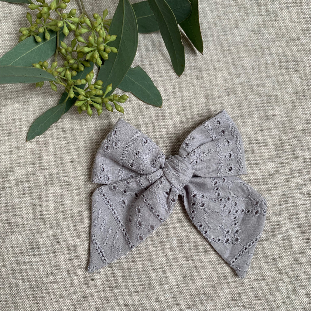 Eyelet Bow, Dove Gray – LuluLuvs